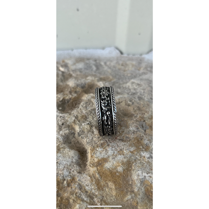 Edward Ring – Rockin Out Silver